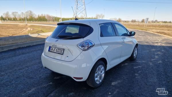 Balts Renault Zoe 2014 Marijampole, ar dzinēja tilpumu 0.00 L un nobraukumu 45 tūkst. km par 4800 €, foto 2 vietnē AUTOMOTO.COM.LV