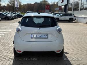 Balts Renault Zoe 2014 Rīga, ar dzinēja tilpumu 0.00 L un nobraukumu 196 tūkst. km par 5500 €, foto 7 vietnē AUTOMOTO.COM.LV