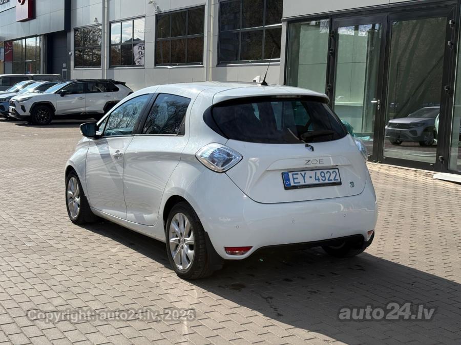 Balts Renault Zoe 2014 Rīga, ar dzinēja tilpumu 0.00 L un nobraukumu 196 tūkst. km par 5500 €, foto 8 vietnē AUTOMOTO.COM.LV