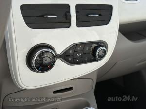 Balts Renault Zoe 2014 Rīga, ar dzinēja tilpumu 0.00 L un nobraukumu 196 tūkst. km par 5500 €, foto 18 vietnē AUTOMOTO.COM.LV