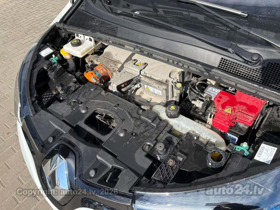 Balts Renault Zoe 2014 Rīga, ar dzinēja tilpumu 0.00 L un nobraukumu 196 tūkst. km par 5500 €, foto 25 vietnē AUTOMOTO.COM.LV