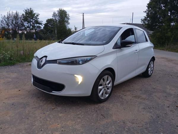White Renault Zoe 2014 in Vilnius, with an engine capacity of 0.00 L and mileage of 170 thousand km for 4999 €, photo 4 on AUTOMOTO.COM.LV