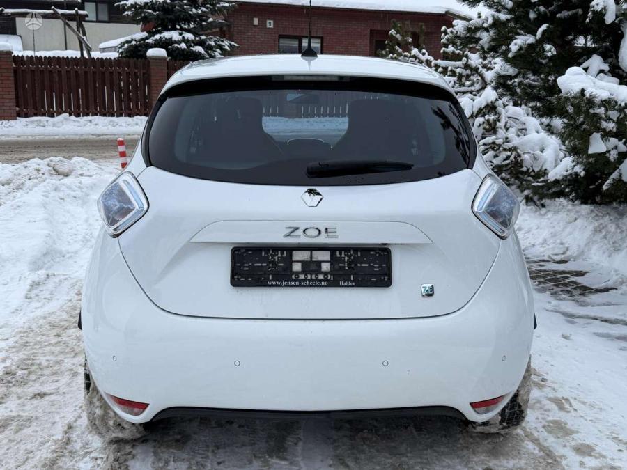 White Renault Zoe 2015 in Vilnius, with an engine capacity of 0.00 L and mileage of 124 thousand km for 3200 €, photo 4 on AUTOMOTO.COM.LV