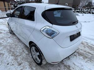 White Renault Zoe 2015 in Vilnius, with an engine capacity of 0.00 L and mileage of 124 thousand km for 3200 €, photo 9 on AUTOMOTO.COM.LV