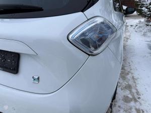 White Renault Zoe 2015 in Vilnius, with an engine capacity of 0.00 L and mileage of 124 thousand km for 3200 €, photo 11 on AUTOMOTO.COM.LV