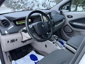 White Renault Zoe 2015 in Vilnius, with an engine capacity of 0.00 L and mileage of 124 thousand km for 3200 €, photo 12 on AUTOMOTO.COM.LV