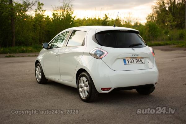 Balts Renault Zoe 2015 Pērnava, ar dzinēja tilpumu 0.00 L un nobraukumu 24 tūkst. km par 6990 €, foto 4 vietnē AUTOMOTO.COM.LV