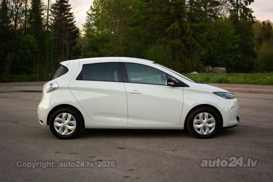 Balts Renault Zoe 2015 Pērnava, ar dzinēja tilpumu 0.00 L un nobraukumu 24 tūkst. km par 6990 €, foto 8 vietnē AUTOMOTO.COM.LV