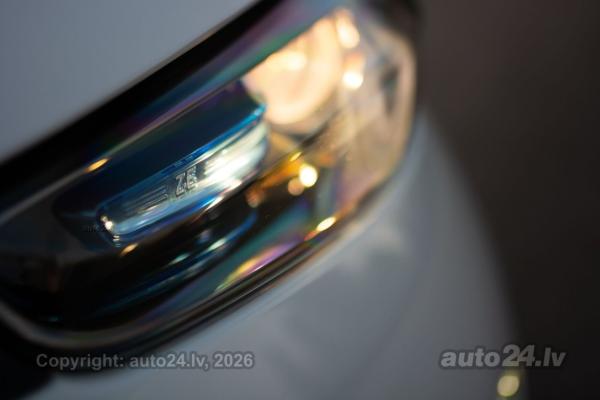 Balts Renault Zoe 2015 Pērnava, ar dzinēja tilpumu 0.00 L un nobraukumu 24 tūkst. km par 6990 €, foto 10 vietnē AUTOMOTO.COM.LV