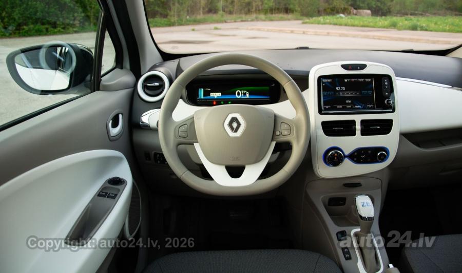 Balts Renault Zoe 2015 Pērnava, ar dzinēja tilpumu 0.00 L un nobraukumu 24 tūkst. km par 6990 €, foto 18 vietnē AUTOMOTO.COM.LV