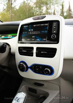 Balts Renault Zoe 2015 Pērnava, ar dzinēja tilpumu 0.00 L un nobraukumu 24 tūkst. km par 6990 €, foto 22 vietnē AUTOMOTO.COM.LV