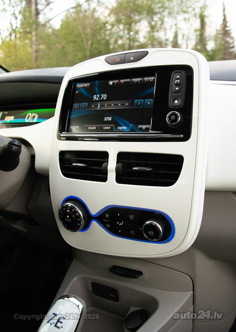 Balts Renault Zoe 2015 Pērnava, ar dzinēja tilpumu 0.00 L un nobraukumu 24 tūkst. km par 6990 €, foto 22 vietnē AUTOMOTO.COM.LV