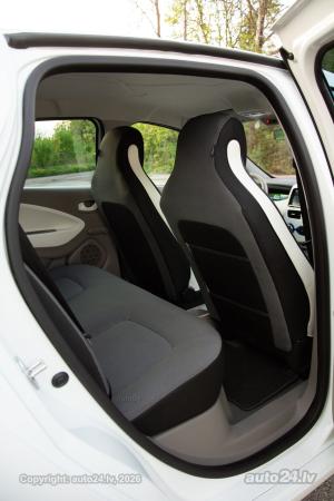 Balts Renault Zoe 2015 Pērnava, ar dzinēja tilpumu 0.00 L un nobraukumu 24 tūkst. km par 6990 €, foto 25 vietnē AUTOMOTO.COM.LV