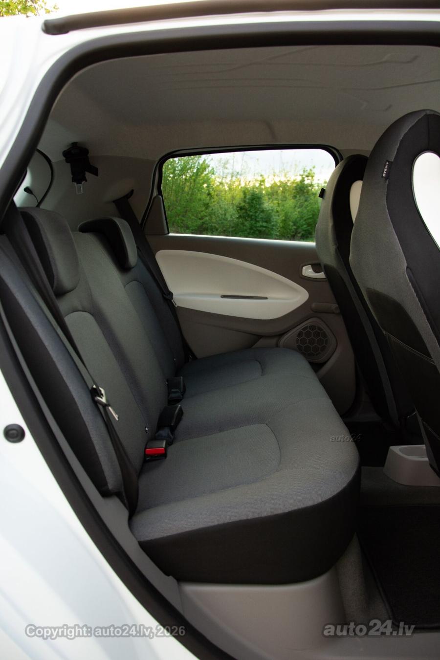 Balts Renault Zoe 2015 Pērnava, ar dzinēja tilpumu 0.00 L un nobraukumu 24 tūkst. km par 6990 €, foto 26 vietnē AUTOMOTO.COM.LV