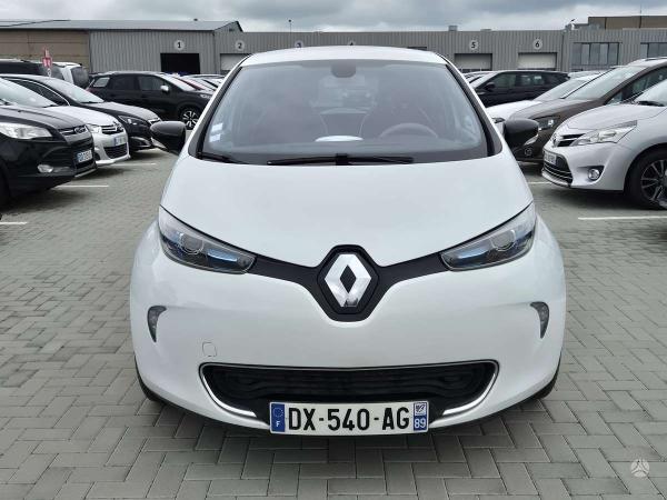 White Renault Zoe 2015 in Taurage, with an engine capacity of 0.00 L and mileage of 80 thousand km for 5000 €, photo 2 on AUTOMOTO.COM.LV