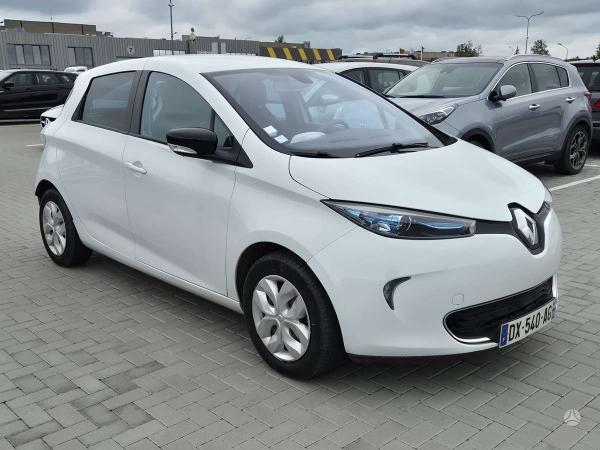White Renault Zoe 2015 in Taurage, with an engine capacity of 0.00 L and mileage of 80 thousand km for 5000 €, photo 3 on AUTOMOTO.COM.LV