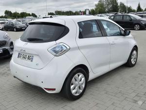 White Renault Zoe 2015 in Taurage, with an engine capacity of 0.00 L and mileage of 80 thousand km for 5000 €, photo 5 on AUTOMOTO.COM.LV