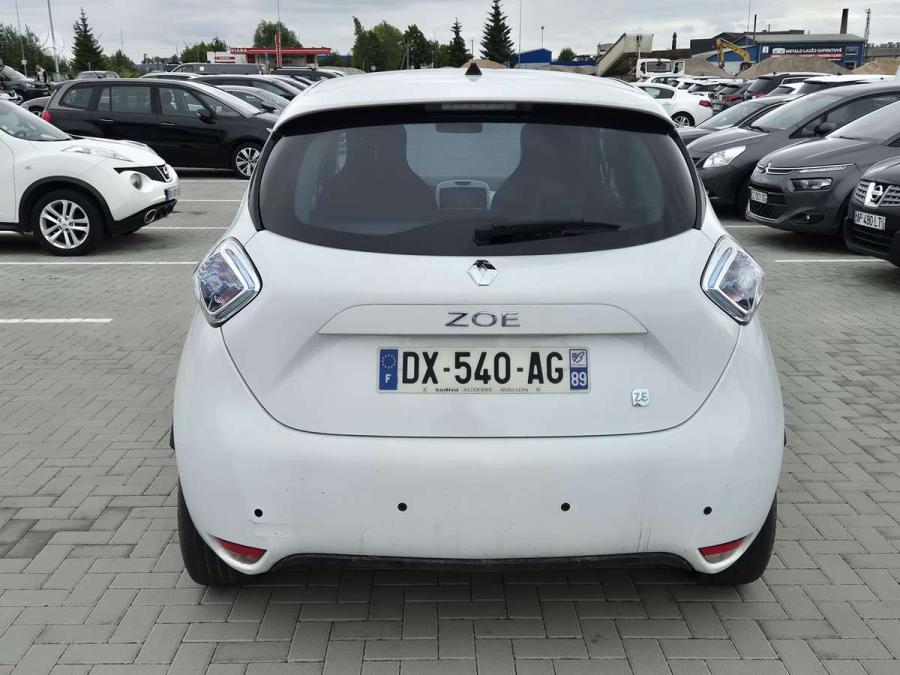 White Renault Zoe 2015 in Taurage, with an engine capacity of 0.00 L and mileage of 80 thousand km for 5000 €, photo 6 on AUTOMOTO.COM.LV