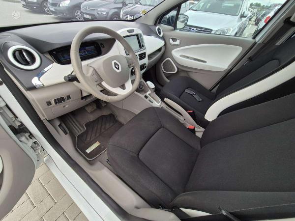 White Renault Zoe 2015 in Taurage, with an engine capacity of 0.00 L and mileage of 80 thousand km for 5000 €, photo 7 on AUTOMOTO.COM.LV