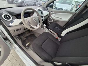 White Renault Zoe 2015 in Taurage, with an engine capacity of 0.00 L and mileage of 80 thousand km for 5000 €, photo 8 on AUTOMOTO.COM.LV