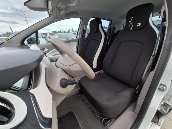 White Renault Zoe 2015 in Taurage, with an engine capacity of 0.00 L and mileage of 80 thousand km for 5000 €, photo 8 on AUTOMOTO.COM.LV