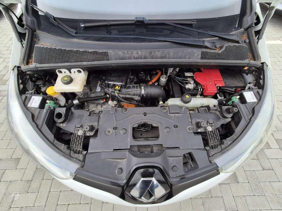 White Renault Zoe 2015 in Taurage, with an engine capacity of 0.00 L and mileage of 80 thousand km for 5000 €, photo 16 on AUTOMOTO.COM.LV