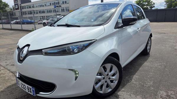 Белый Рено Зое 2015 в Таураге, объемом двигателя 0.00 л и пробегом 130 тыс. км за 4280 €, фото 1 на AUTOMOTO.COM.LV