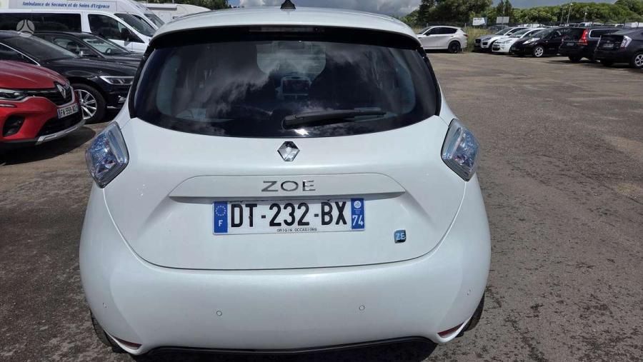 Balts Renault Zoe 2015 Tauragė, ar dzinēja tilpumu 0.00 L un nobraukumu 130 tūkst. km par 4280 €, foto 6 vietnē AUTOMOTO.COM.LV