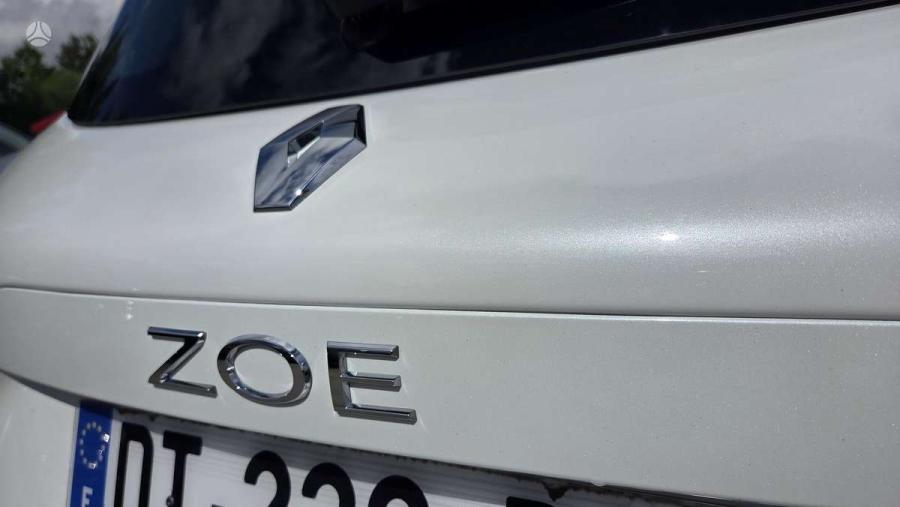 Balts Renault Zoe 2015 Tauragė, ar dzinēja tilpumu 0.00 L un nobraukumu 130 tūkst. km par 4280 €, foto 9 vietnē AUTOMOTO.COM.LV