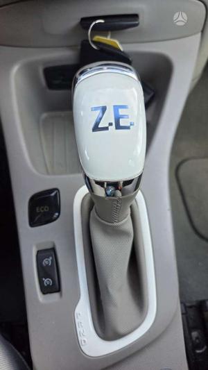 Balts Renault Zoe 2015 Tauragė, ar dzinēja tilpumu 0.00 L un nobraukumu 130 tūkst. km par 4280 €, foto 17 vietnē AUTOMOTO.COM.LV