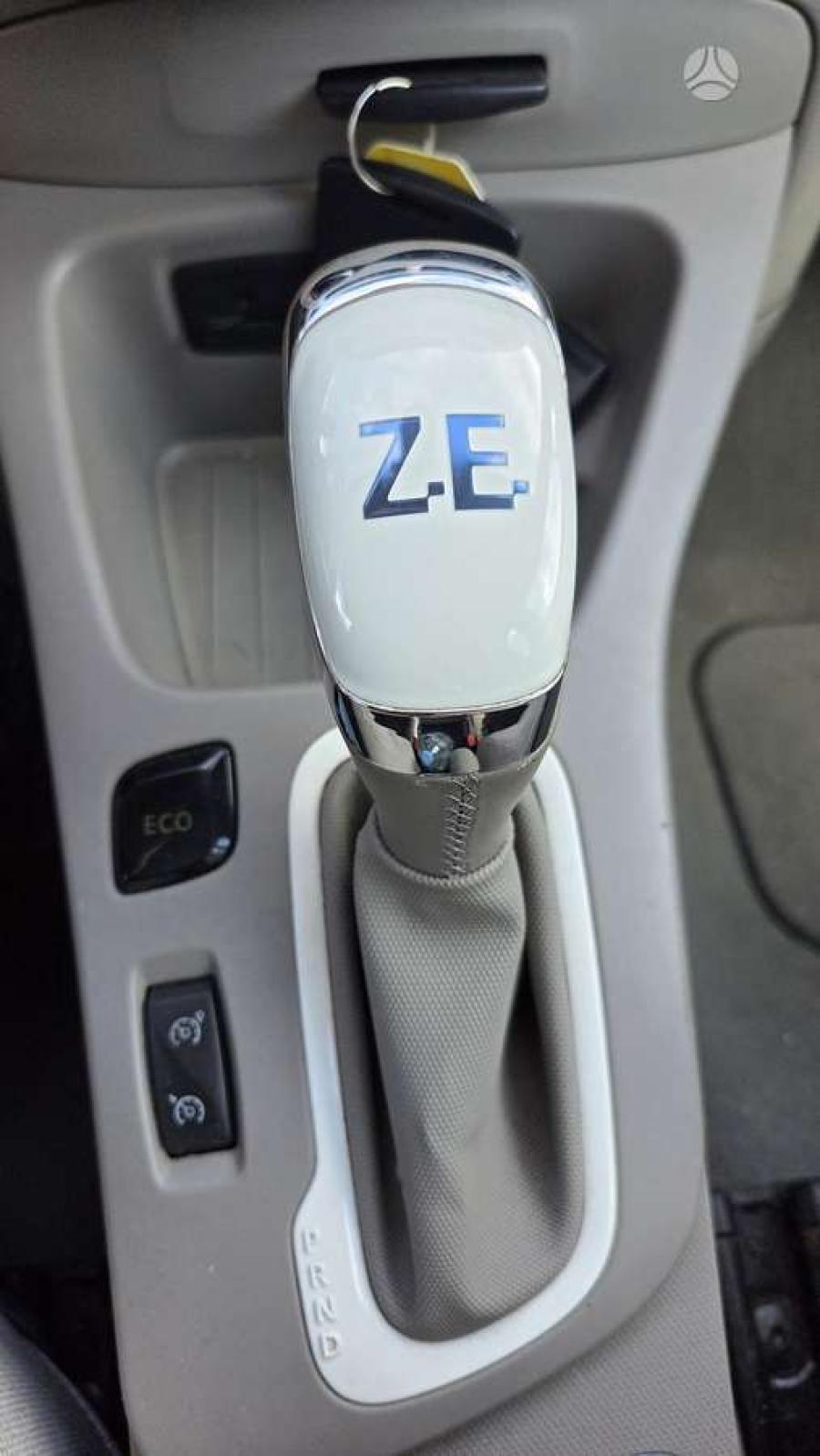 Balts Renault Zoe 2015 Tauragė, ar dzinēja tilpumu 0.00 L un nobraukumu 130 tūkst. km par 4280 €, foto 17 vietnē AUTOMOTO.COM.LV