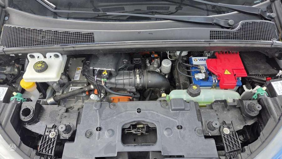 Balts Renault Zoe 2015 Tauragė, ar dzinēja tilpumu 0.00 L un nobraukumu 130 tūkst. km par 4280 €, foto 27 vietnē AUTOMOTO.COM.LV