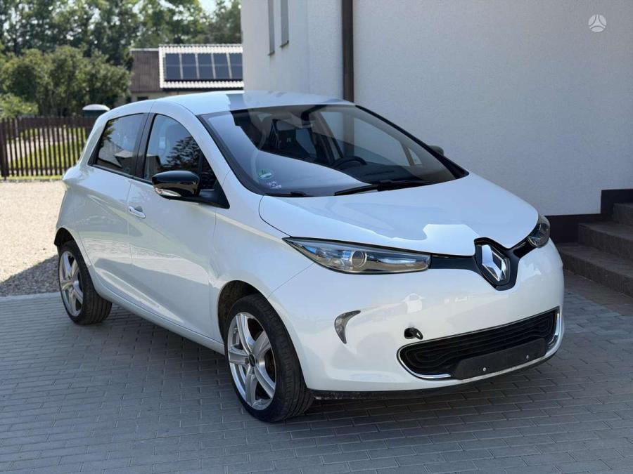 Balts Renault Zoe 2015 Marijampole, ar dzinēja tilpumu 0.00 L un nobraukumu 150 tūkst. km par 2200 €, foto 3 vietnē AUTOMOTO.COM.LV