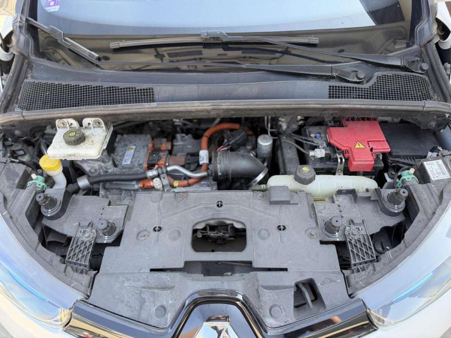 Balts Renault Zoe 2015 Marijampole, ar dzinēja tilpumu 0.00 L un nobraukumu 150 tūkst. km par 2200 €, foto 10 vietnē AUTOMOTO.COM.LV