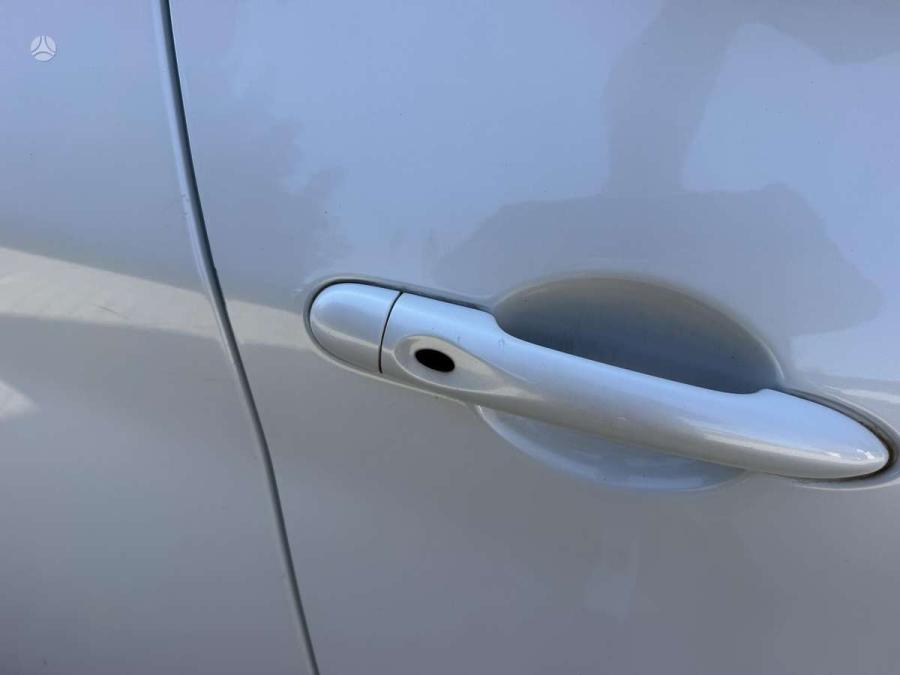 Balts Renault Zoe 2015 Marijampole, ar dzinēja tilpumu 0.00 L un nobraukumu 150 tūkst. km par 2200 €, foto 12 vietnē AUTOMOTO.COM.LV