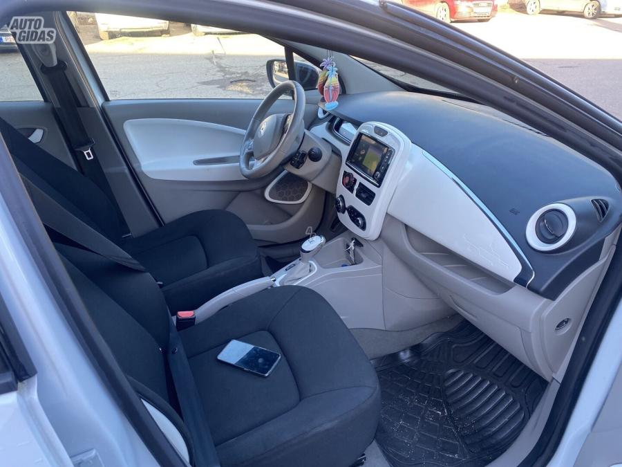 Balts Renault Zoe 2016 Kauņa, ar dzinēja tilpumu 0.00 L un nobraukumu 65 tūkst. km par 3500 €, foto 13 vietnē AUTOMOTO.COM.LV