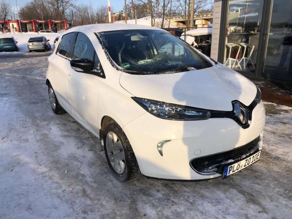 White Renault Zoe 2016 in Klaipeda, with an engine capacity of 0.00 L and mileage of 97 thousand km for 4500 €, photo 3 on AUTOMOTO.COM.LV