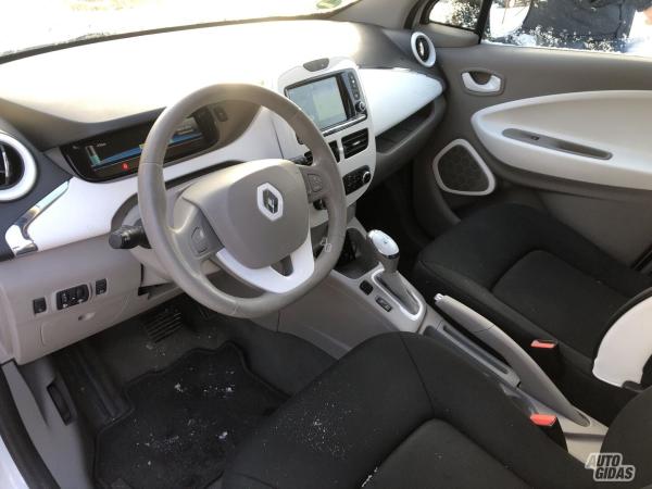 White Renault Zoe 2016 in Klaipeda, with an engine capacity of 0.00 L and mileage of 96 thousand km for 4500 €, photo 10 on AUTOMOTO.COM.LV