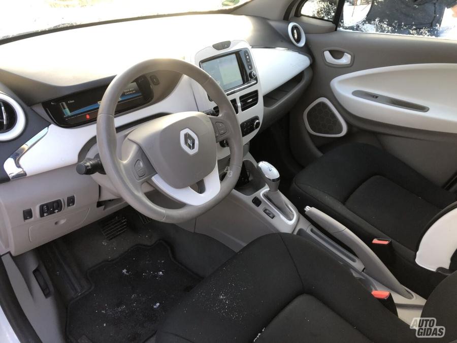 Balts Renault Zoe 2016 Klaipėda, ar dzinēja tilpumu 0.00 L un nobraukumu 96 tūkst. km par 4500 €, foto 10 vietnē AUTOMOTO.COM.LV