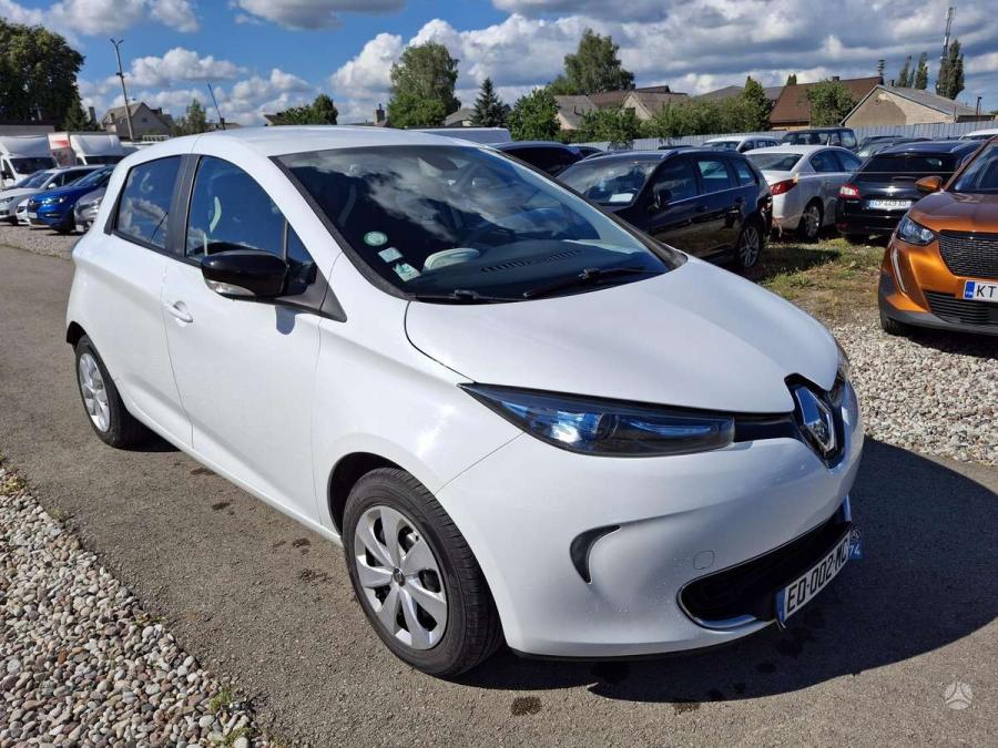 Balts Renault Zoe 2016 Tauragė, ar dzinēja tilpumu 0.00 L un nobraukumu 163 tūkst. km par 3950 €, foto 8 vietnē AUTOMOTO.COM.LV