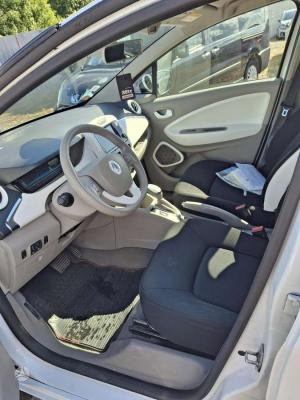 Balts Renault Zoe 2016 Tauragė, ar dzinēja tilpumu 0.00 L un nobraukumu 163 tūkst. km par 3950 €, foto 9 vietnē AUTOMOTO.COM.LV