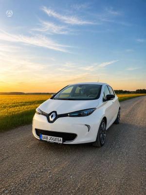 White Renault Zoe 2016 in Vilnius, with an engine capacity of 0.00 L and mileage of 52 thousand km for 6950 €, photo  on AUTOMOTO.COM.LV