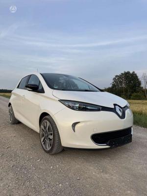 White Renault Zoe 2016 in Vilnius, with an engine capacity of 0.00 L and mileage of 52 thousand km for 6950 €, photo 4 on AUTOMOTO.COM.LV