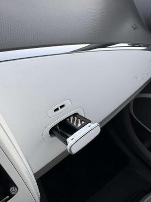 White Renault Zoe 2016 in Vilnius, with an engine capacity of 0.00 L and mileage of 52 thousand km for 6950 €, photo 19 on AUTOMOTO.COM.LV