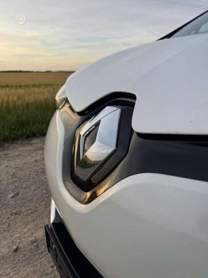 White Renault Zoe 2016 in Vilnius, with an engine capacity of 0.00 L and mileage of 52 thousand km for 6950 €, photo 22 on AUTOMOTO.COM.LV