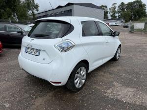 White Renault Zoe 2016 in Telschi, with an engine capacity of 0.00 L and mileage of 90 thousand km for 6600 €, photo 3 on AUTOMOTO.COM.LV