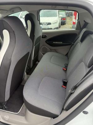 White Renault Zoe 2016 in Telschi, with an engine capacity of 0.00 L and mileage of 90 thousand km for 6600 €, photo 6 on AUTOMOTO.COM.LV