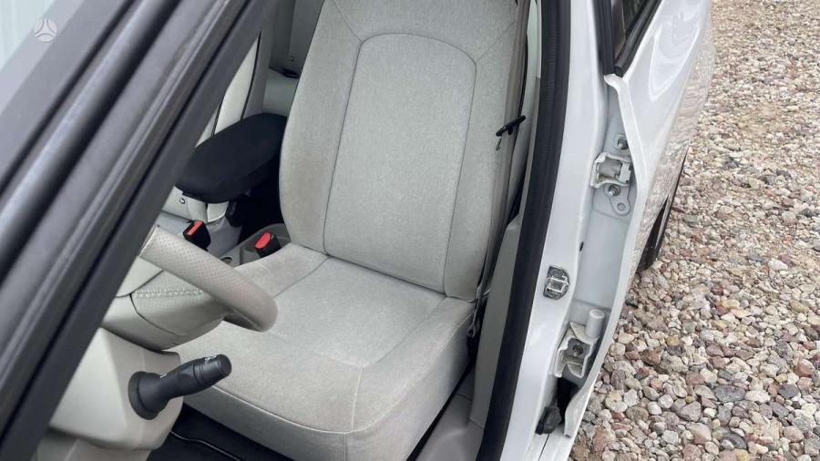 Balts Renault Zoe 2016 Kauņa, ar dzinēja tilpumu 0.00 L un nobraukumu 100 tūkst. km par 5750 €, foto 10 vietnē AUTOMOTO.COM.LV