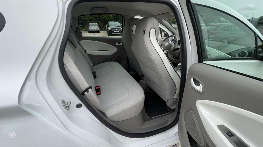 Balts Renault Zoe 2016 Kauņa, ar dzinēja tilpumu 0.00 L un nobraukumu 100 tūkst. km par 5750 €, foto 13 vietnē AUTOMOTO.COM.LV