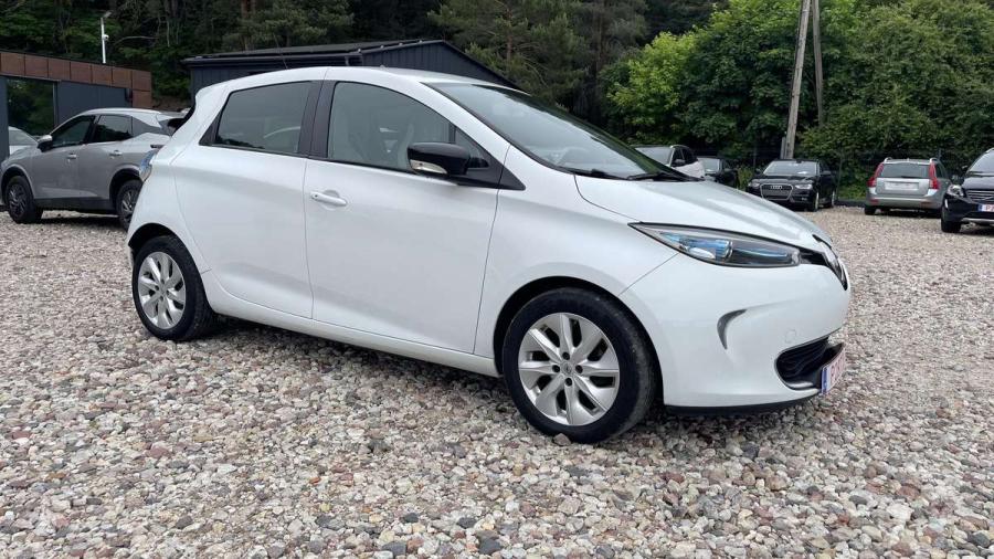 White Renault Zoe 2016 in Kaunas, with an engine capacity of 0.00 L and mileage of 100 thousand km for 5750 €, photo 5 on AUTOMOTO.COM.LV